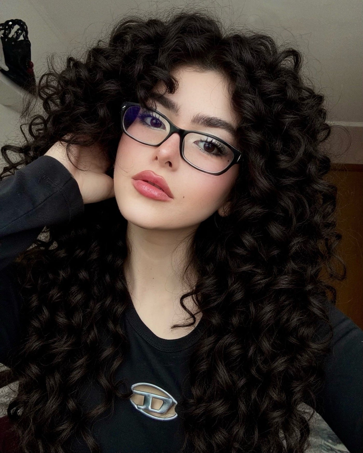 15 Curly Fluffy Hair Ideas for Big Volume - Mockup Hunt