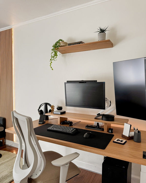 25 Clean & Clutter-Free Small Office Ideas - Mockup Hunt